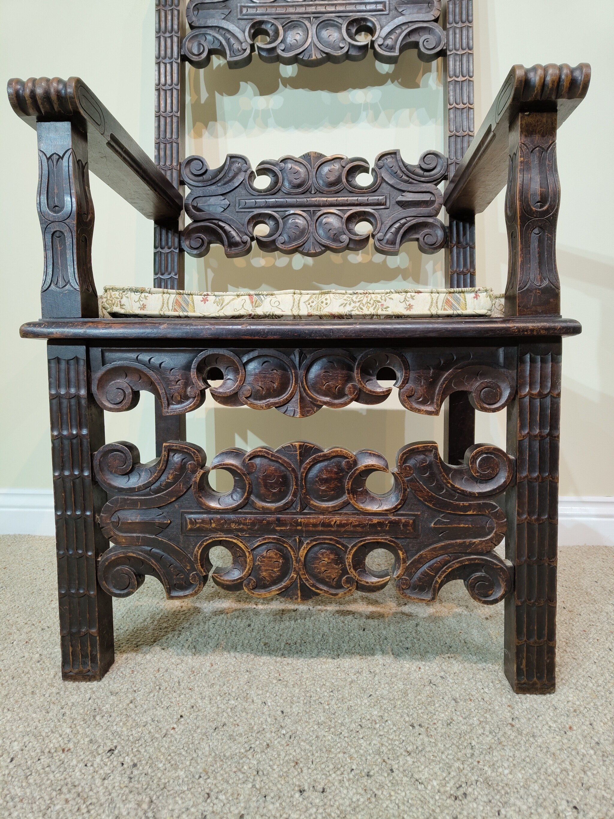 Antique Throne Chair